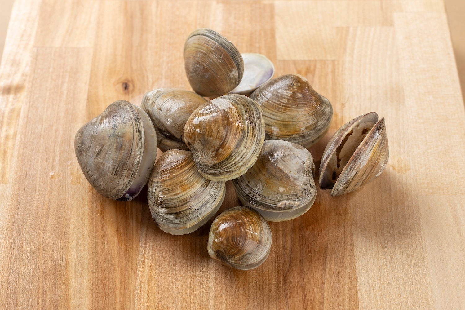 1lb Clams | Wicked Willie's Seafood Steam Pots